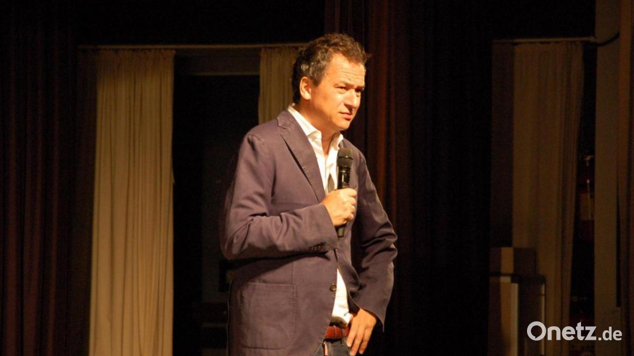 Kabarettist Stephan Bauer nimmt Paare und Gendern auf´s Korn | Onetz