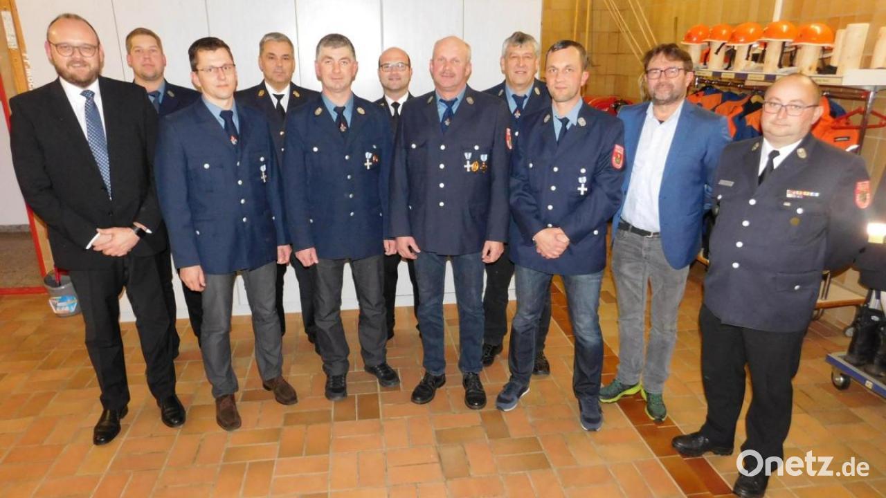 Feuerwehr Mockersdorf zeichnet langgediente Freiwillige aus | Onetz