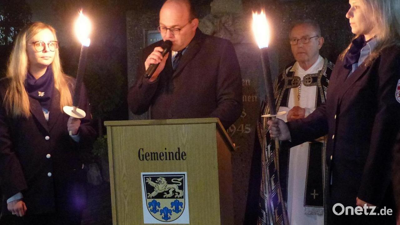 Schlammerdorf gedenkt Opfern von Krieg und Gewalt | Onetz