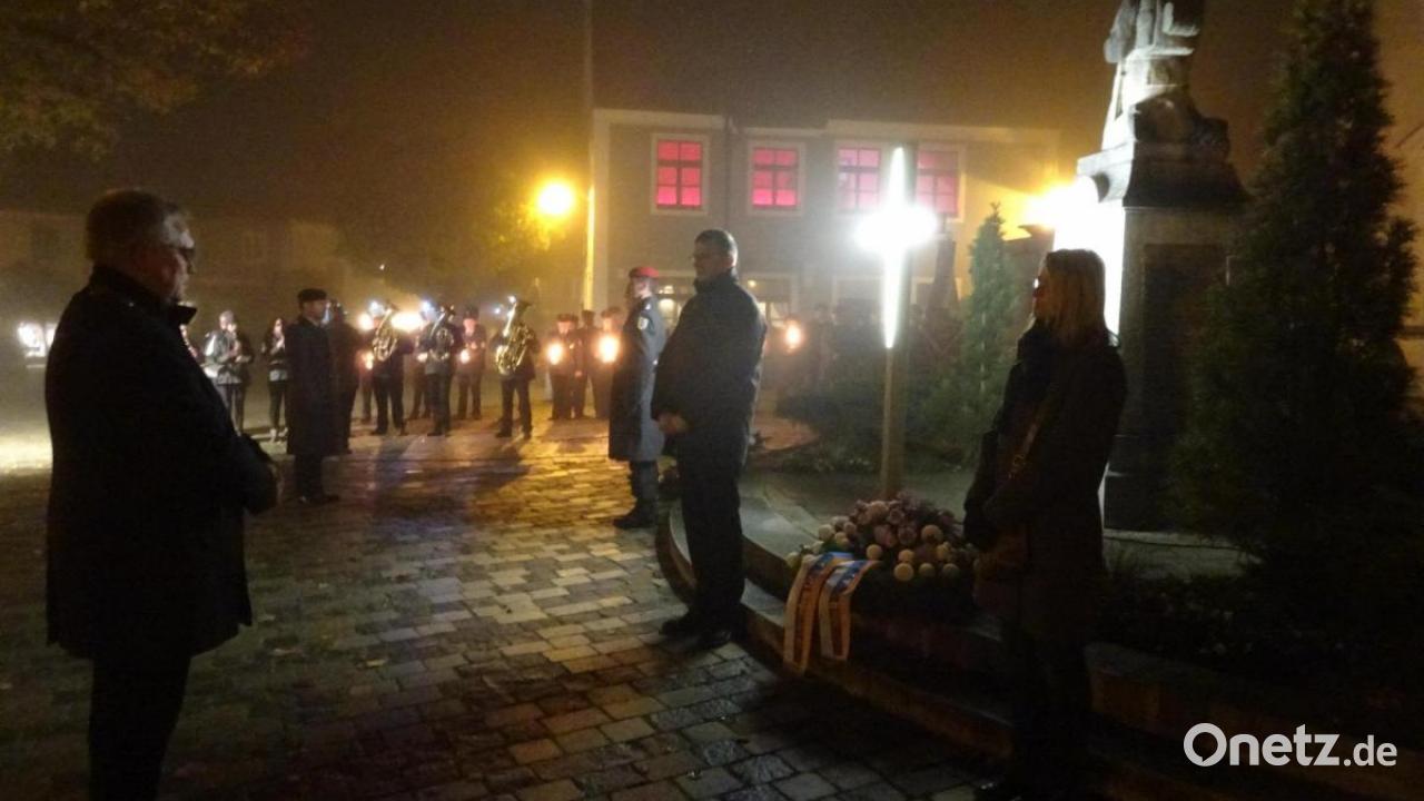 Volkstrauertag in Pfreimd mit Appell für Frieden | Onetz
