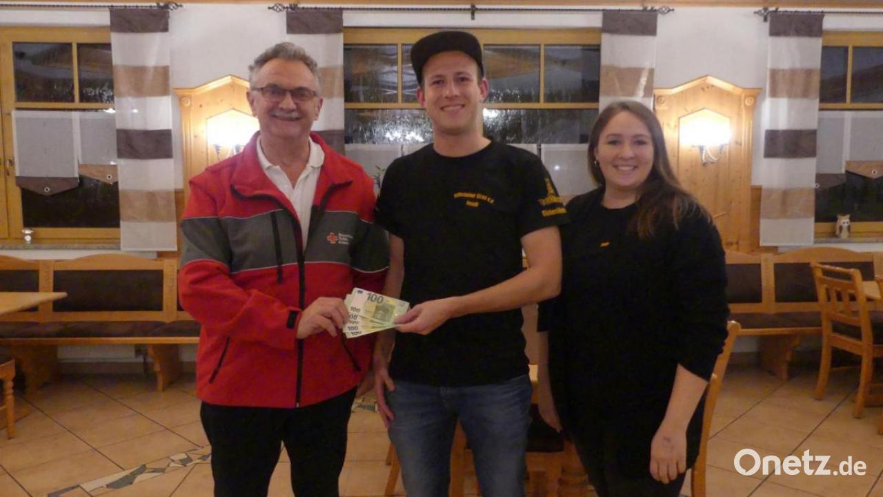 Kirwagemeinschaft Holstein spendet Helfern vor Ort 500 Euro | Onetz