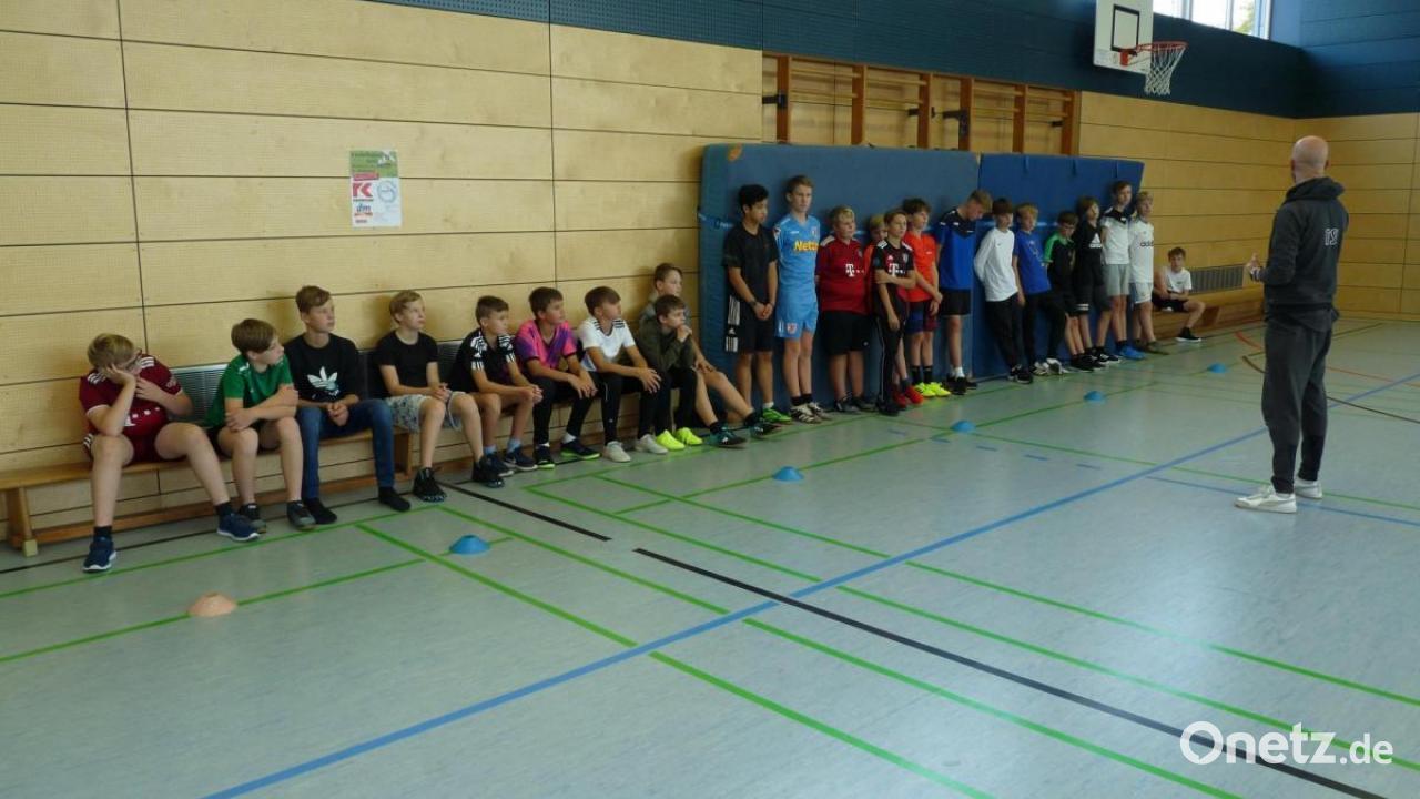 Kinderfußballtag an der Realschule im Stiftland in Waldsassen | Onetz