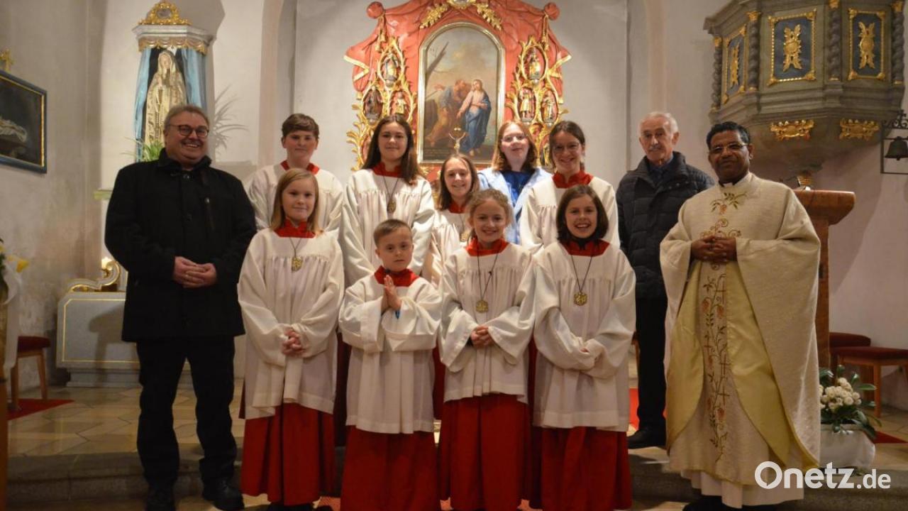 Vier neue Ministranten in der Filialkirche Saltendorf | Onetz