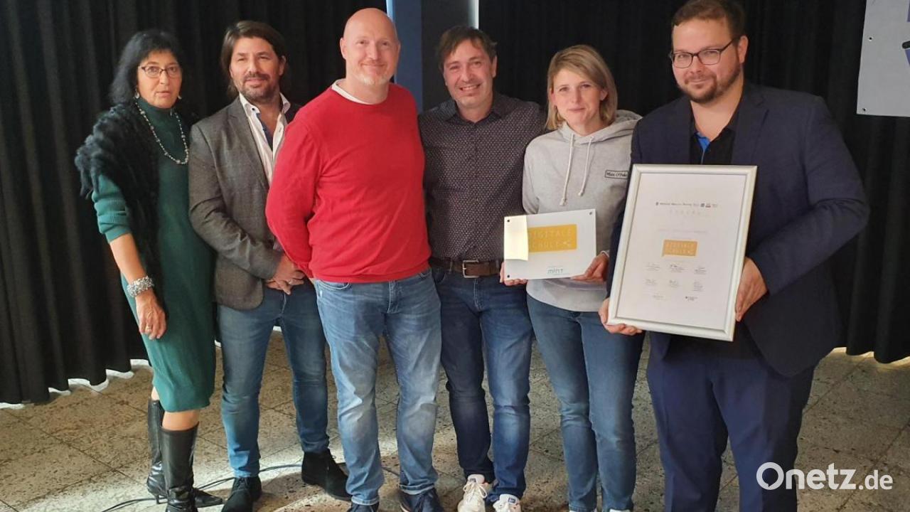 Naabtal-Realschule Nabburg jetzt eine "Digitale Schule" | Onetz