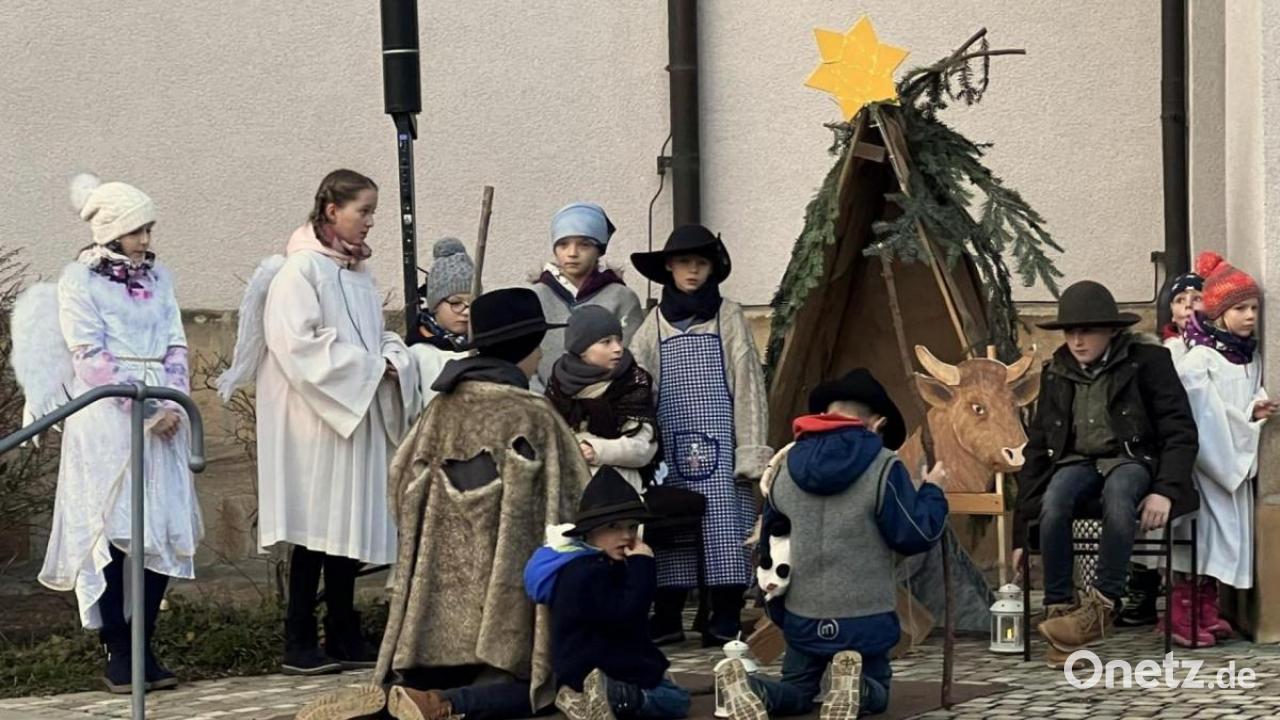 Herbergssuche auf dem Kirchplatz in Ursulapoppenricht | Onetz