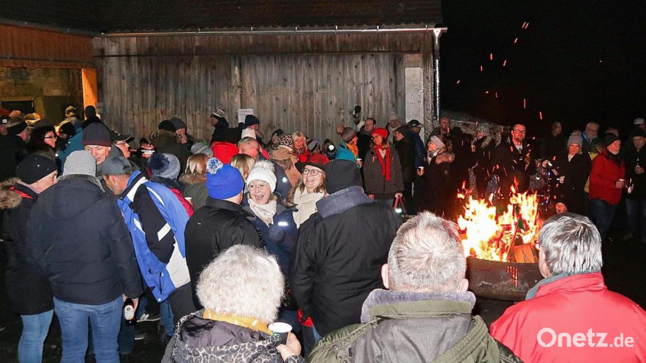 Über 250 Besucher feiern beim Haferdeckweiher bei Friedenfels | Onetz