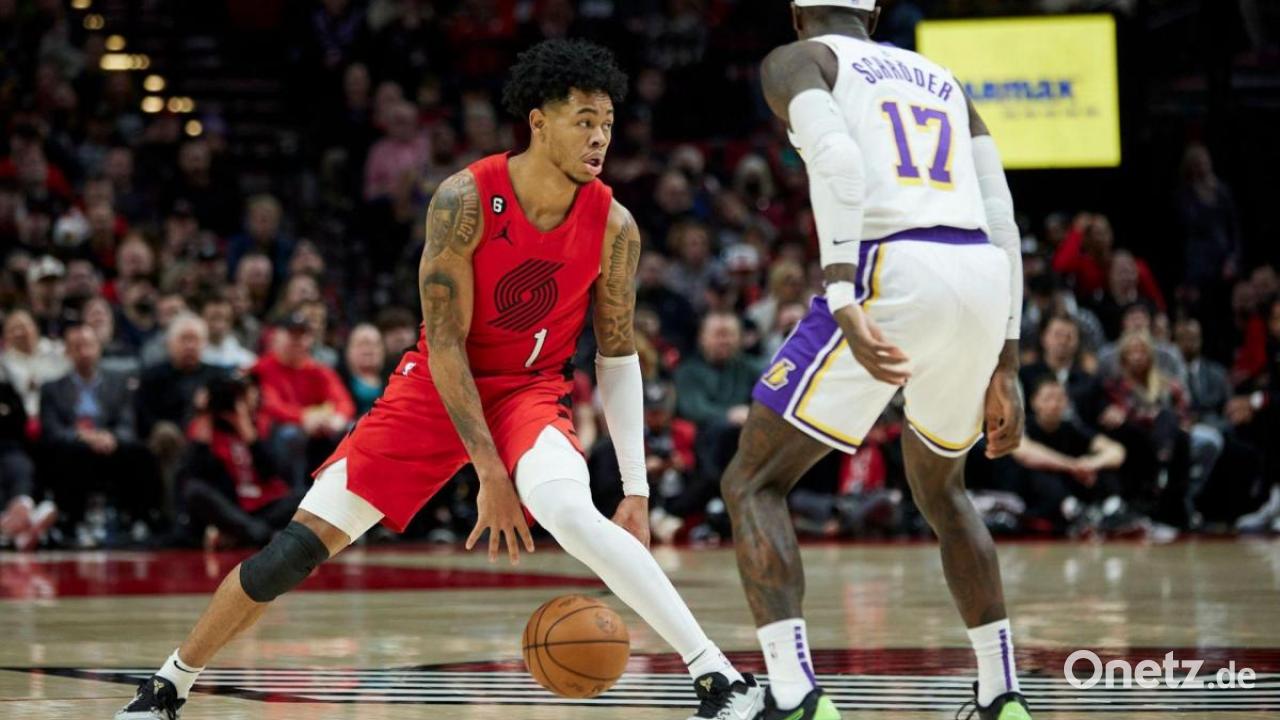 Lakers mit starkem Schröder drehen 25-Punkte-Rückstand | Onetz