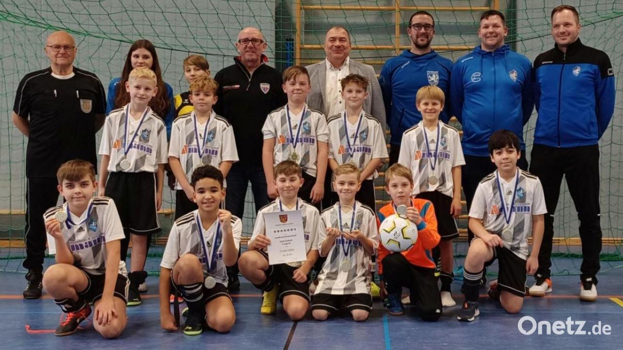 Hallenfußball: E-Junioren des FV Vilseck sichern sich den ...