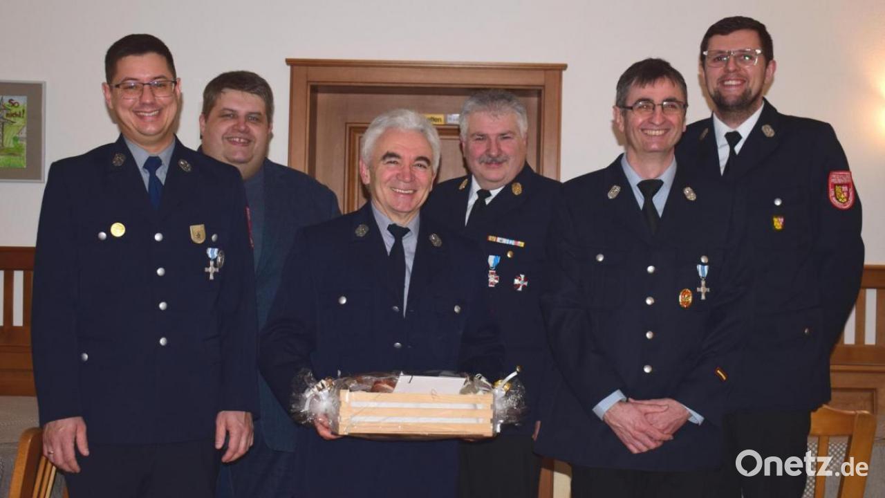 Feuerwehr Angfeld dankt Hans Pickel für acht Jahre als Vorsitzender | Onetz