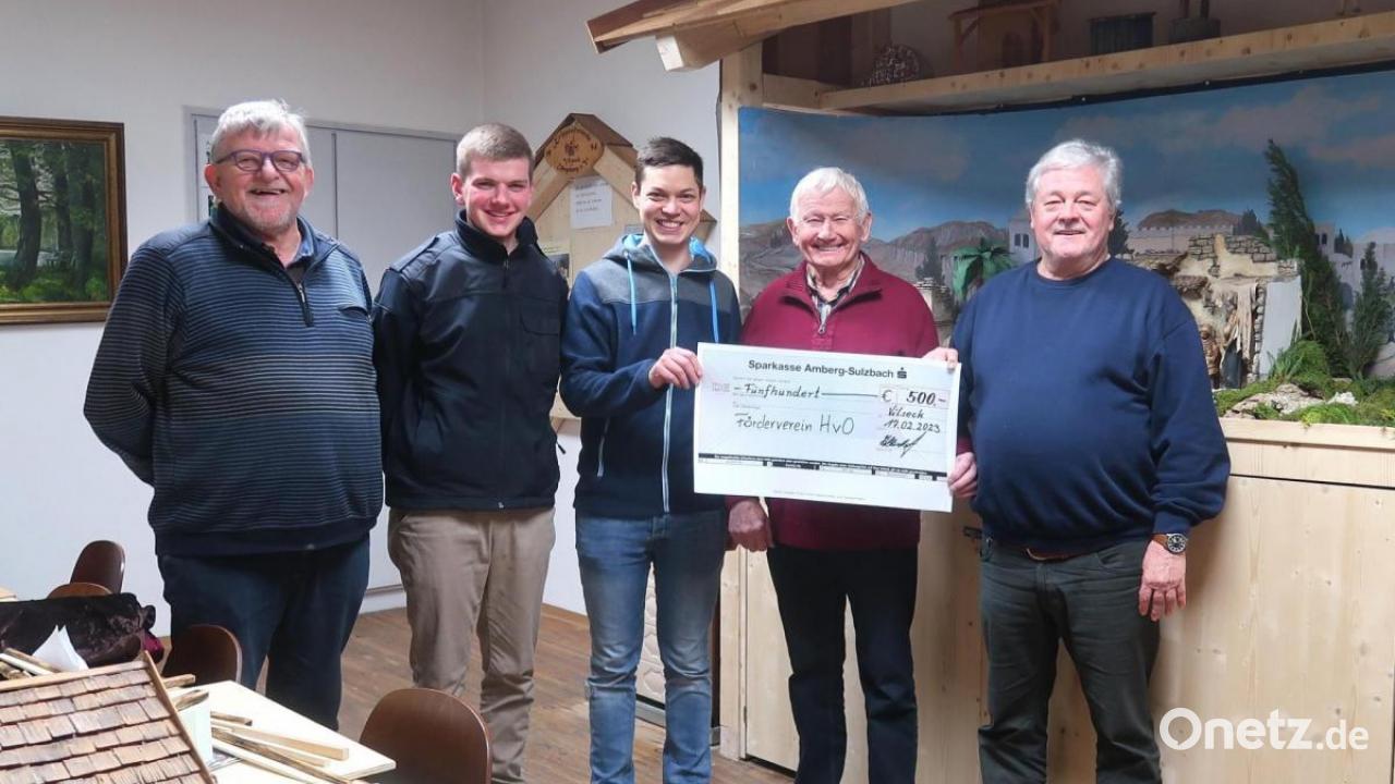 Vilsecker Krippenfreunde unterstützen Helfer vor Ort | Onetz