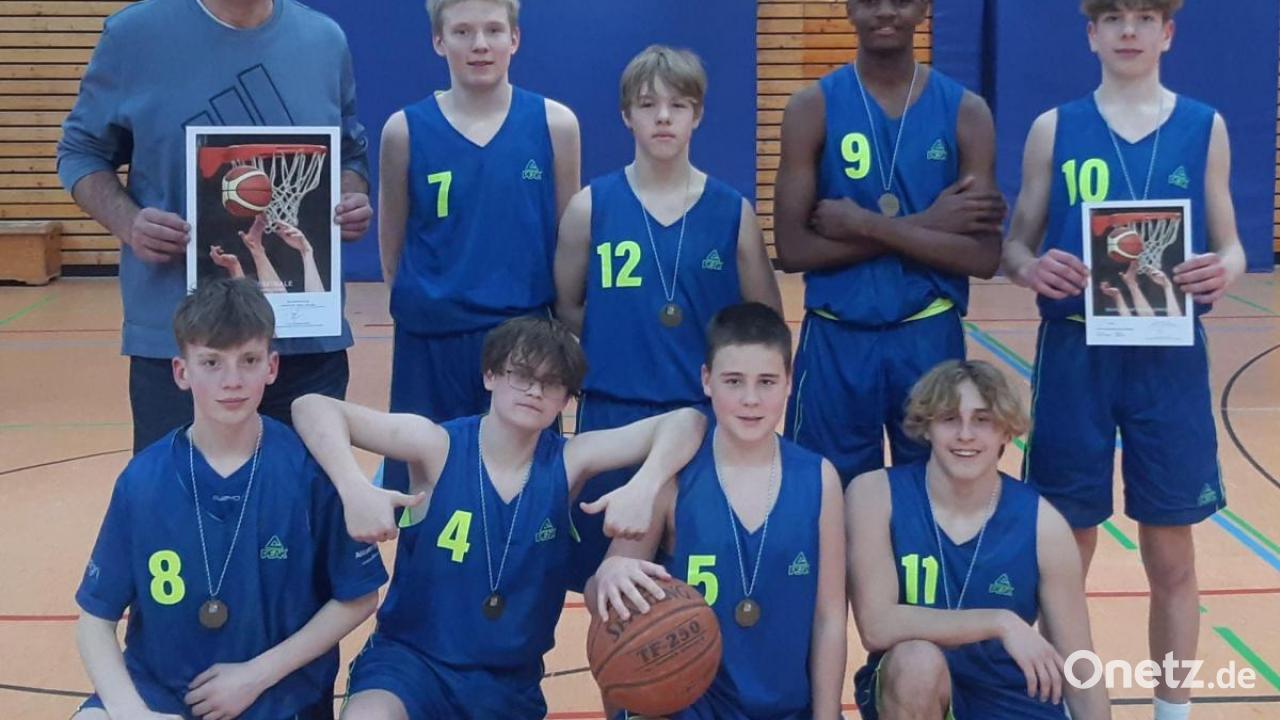 Basketball-Mannschaft der Hans-Scholl-Realschule erringt Titel | Onetz
