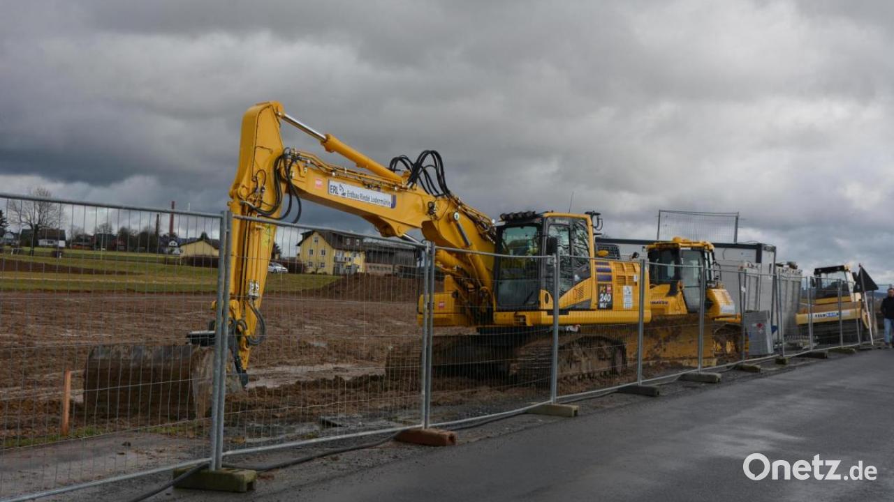 Neubau von Aldi und Rossmann in Mitterteich: Jetzt rollen die Bagger | Onetz