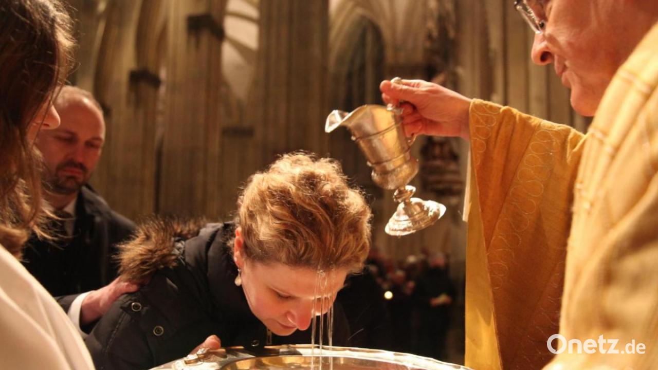 Taufe und Firmung im Dom in der Osternacht | Onetz