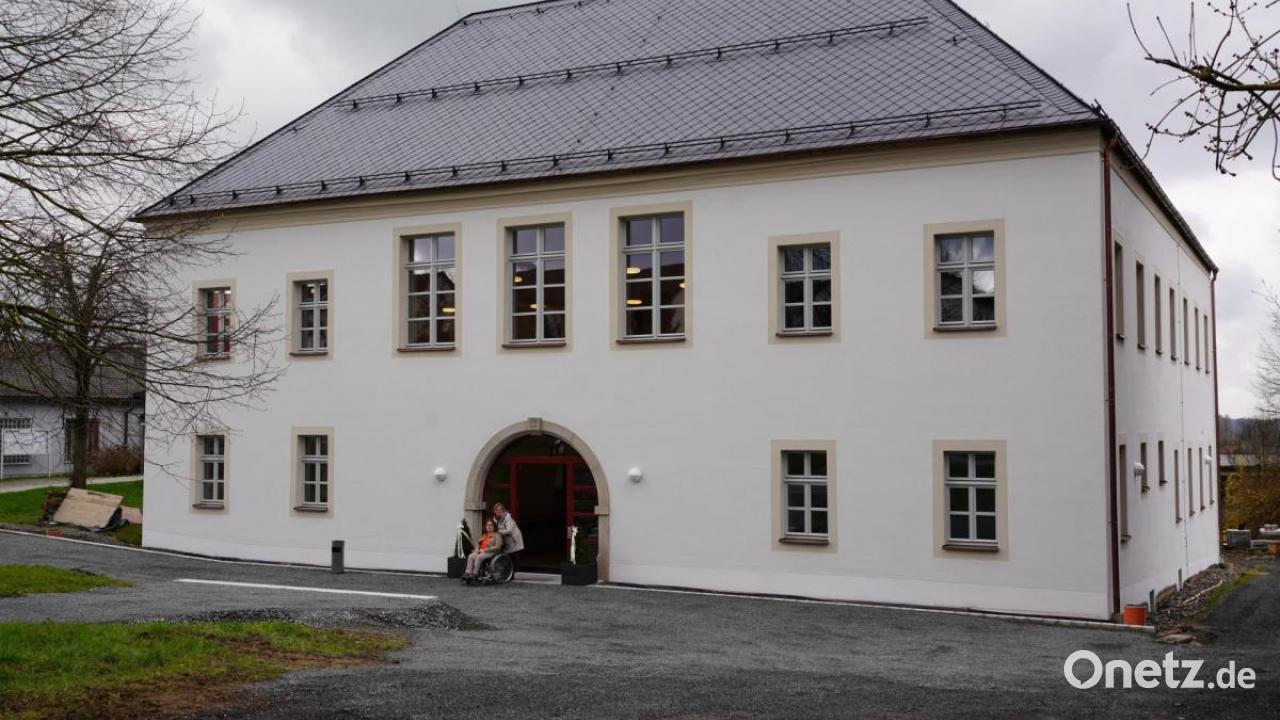 Lobkowitzschloss in Waldthurn nach Renovierung eingeweiht | Onetz
