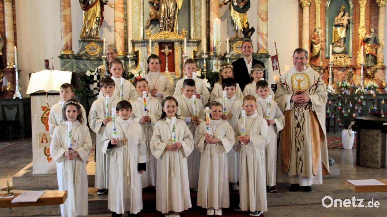 16 Kinder empfangen in der Pfarrei Schmidmühlen die Erstkommunion | Onetz