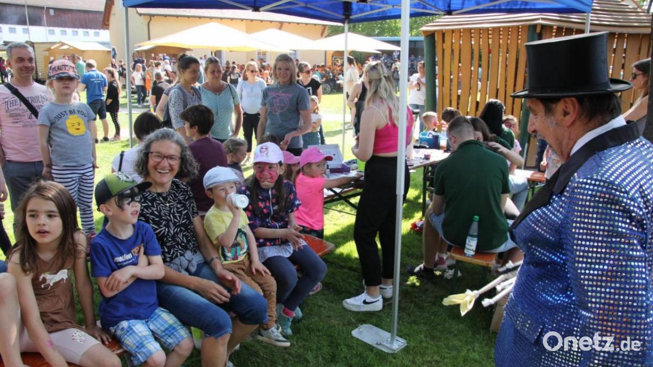 Fröhliches Fest zur Spielplatz-Einweihung in Kondrau | Onetz