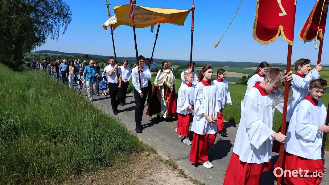 Betend und singend durch die Fluren bei Bad Neualbenreuth | Onetz