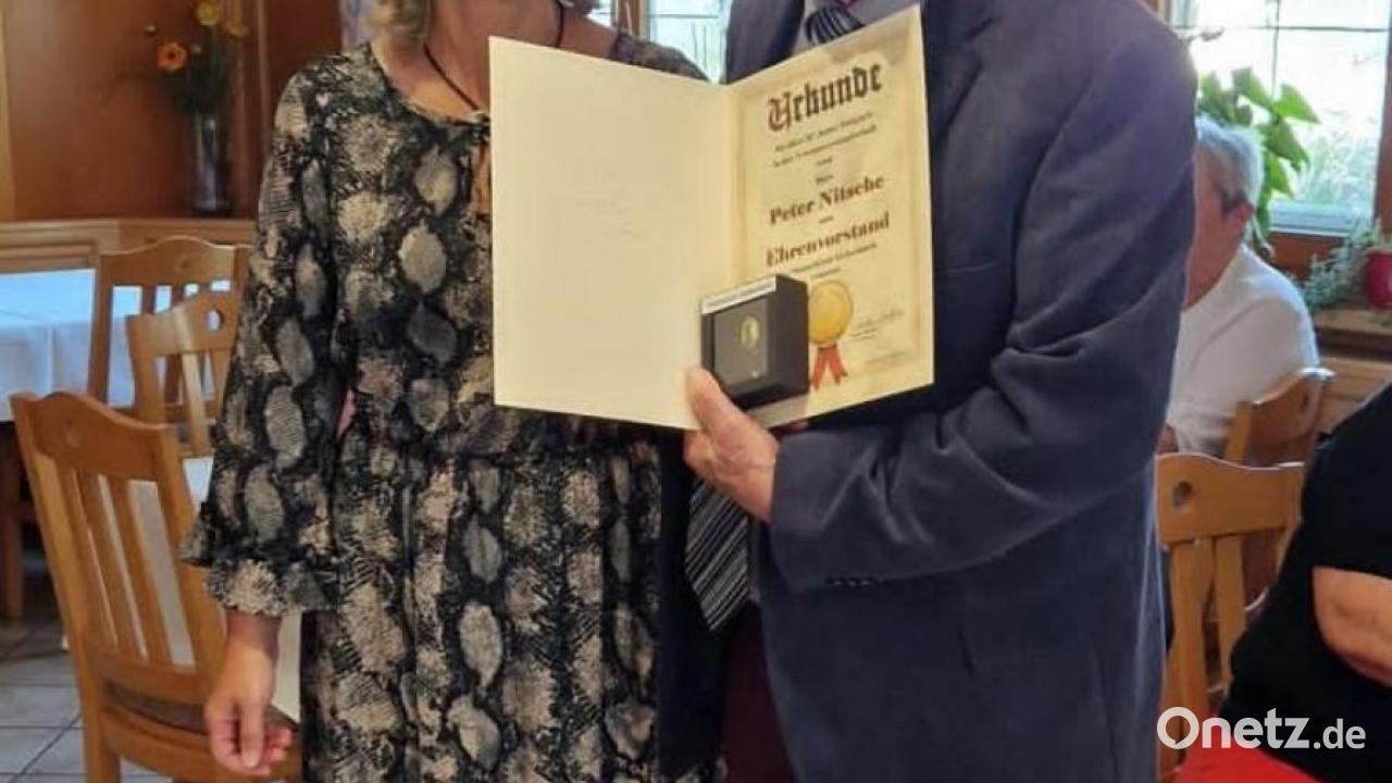 Stopselclub Gebenbach ernennt Peter Nitsche zum Ehrenvorsitzenden | Onetz