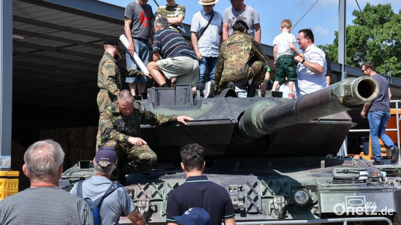 Tag der Bundeswehr: Panzer und Haubitzen locken 7000 Besucher | Onetz