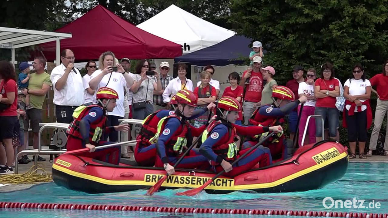 Wasserwacht Auerbach feiert 60-jähriges Bestehen mit Aktionstag im Freibad | Onetz