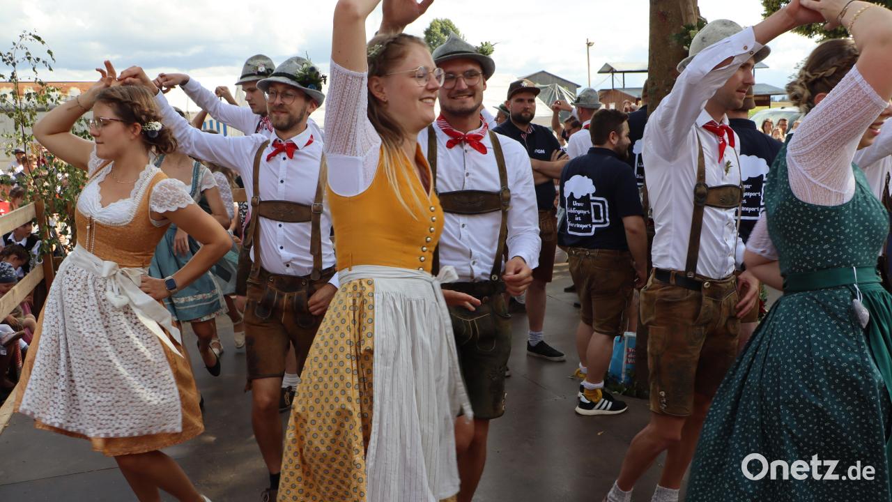 Über das Kirwa-Glück entscheiden in Niederärndt zwei Lose | Onetz