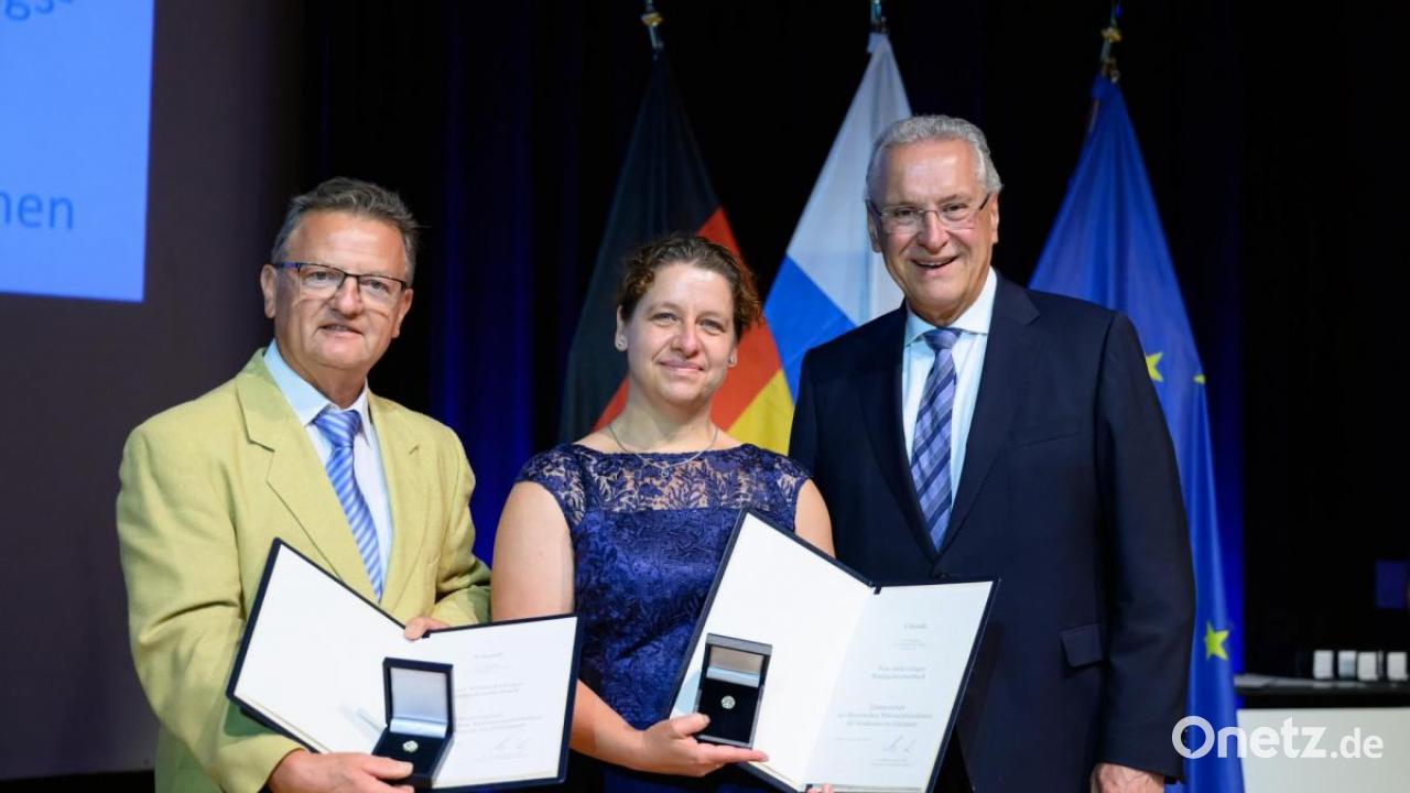 Bayerischer Innenminister zeichnet drei Windischeschenbacher aus | Onetz