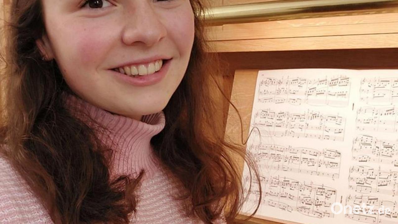 Amberger Orgelmusik: Farina Mayrshofer spielt Werke von Bach | Onetz