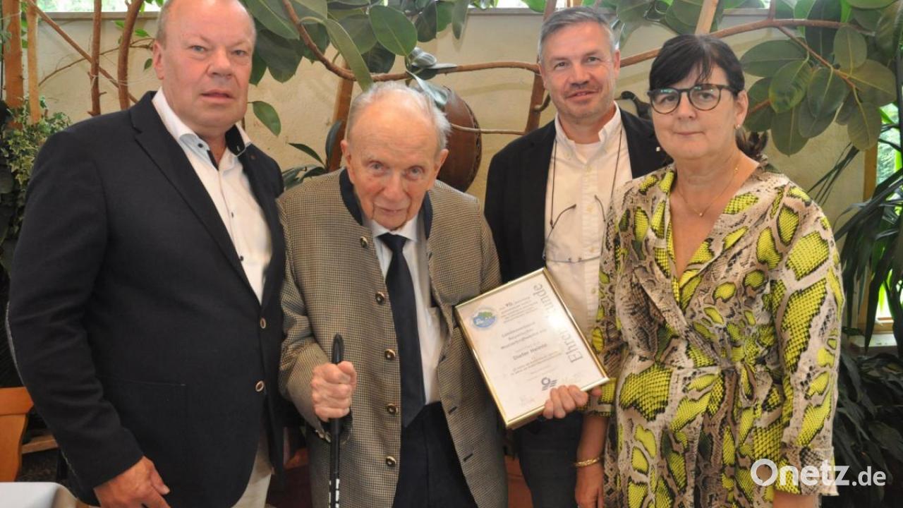 Dieter Heinle feiert im großen Kreis seinen 90. Geburtstag | Onetz