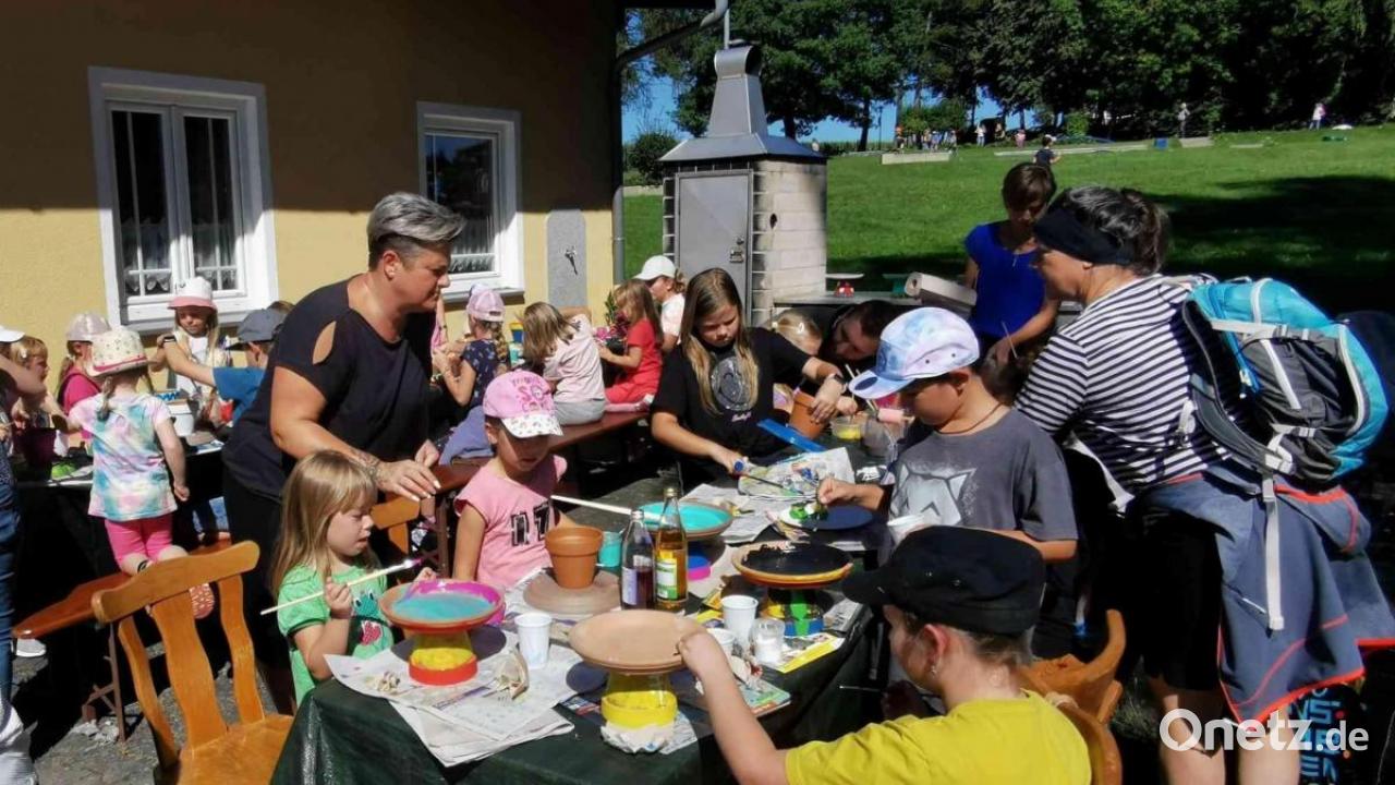 Bunte Kunstwerke entstehen beim Ferienprogramm in Eslarn | Onetz