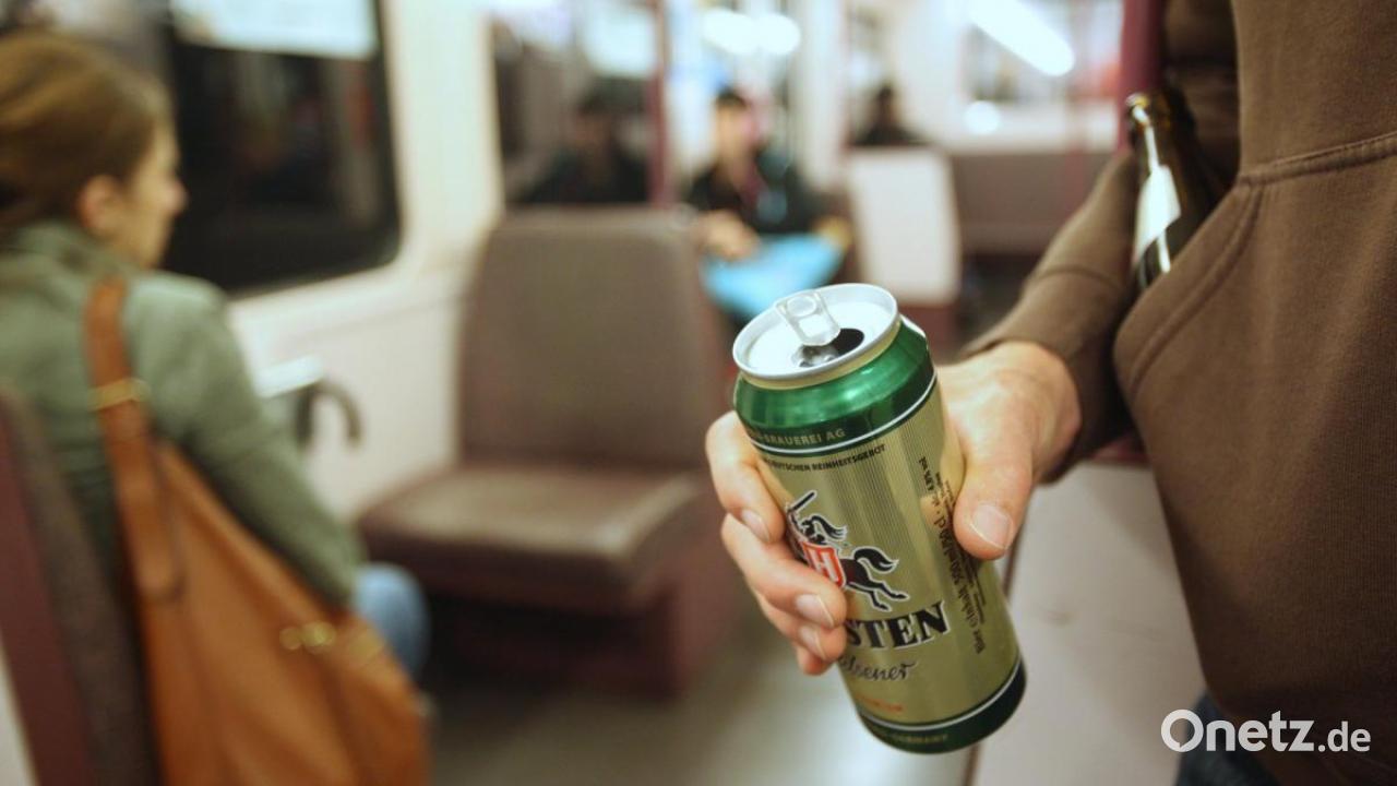 Mit Bierdose im Linienbus: Fahrgast geht auf Busfahrer los | Onetz