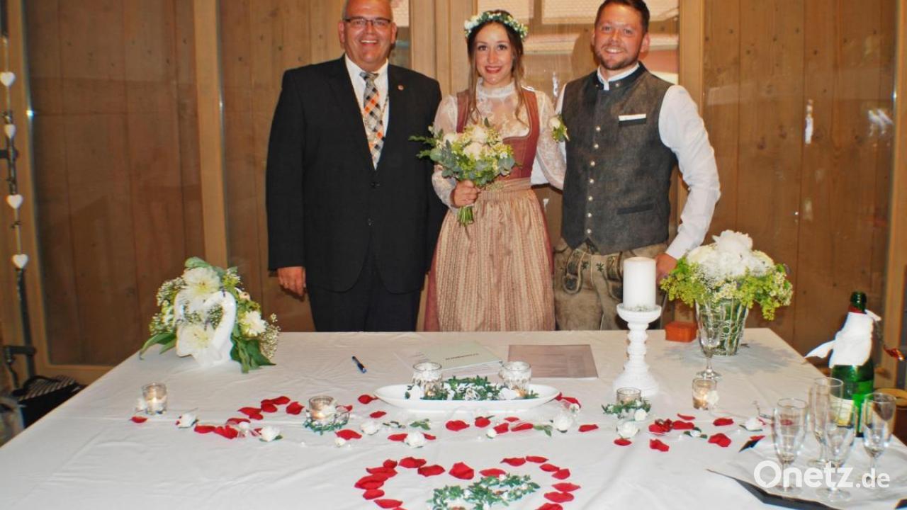 Trauung im Sengerhof | Onetz
