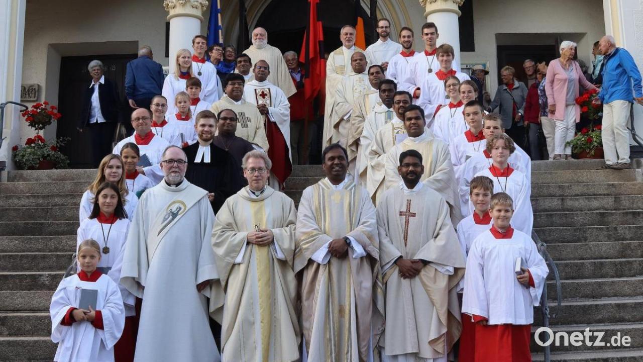 Donald Adaikalam Michael offiziell als neuer katholischer Pfarrer in Herz Jesu Rosenberg ...