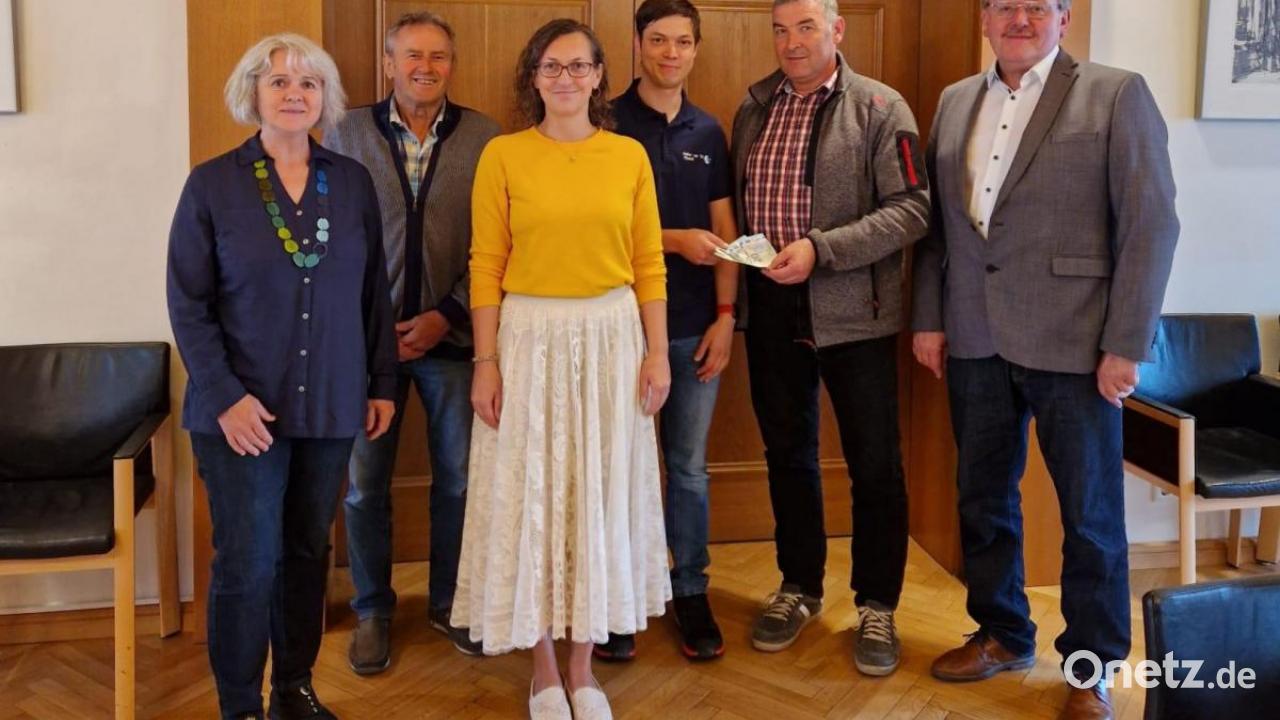 AOVE überreicht 200 Euro an Helfer vor Ort Vilseck | Onetz