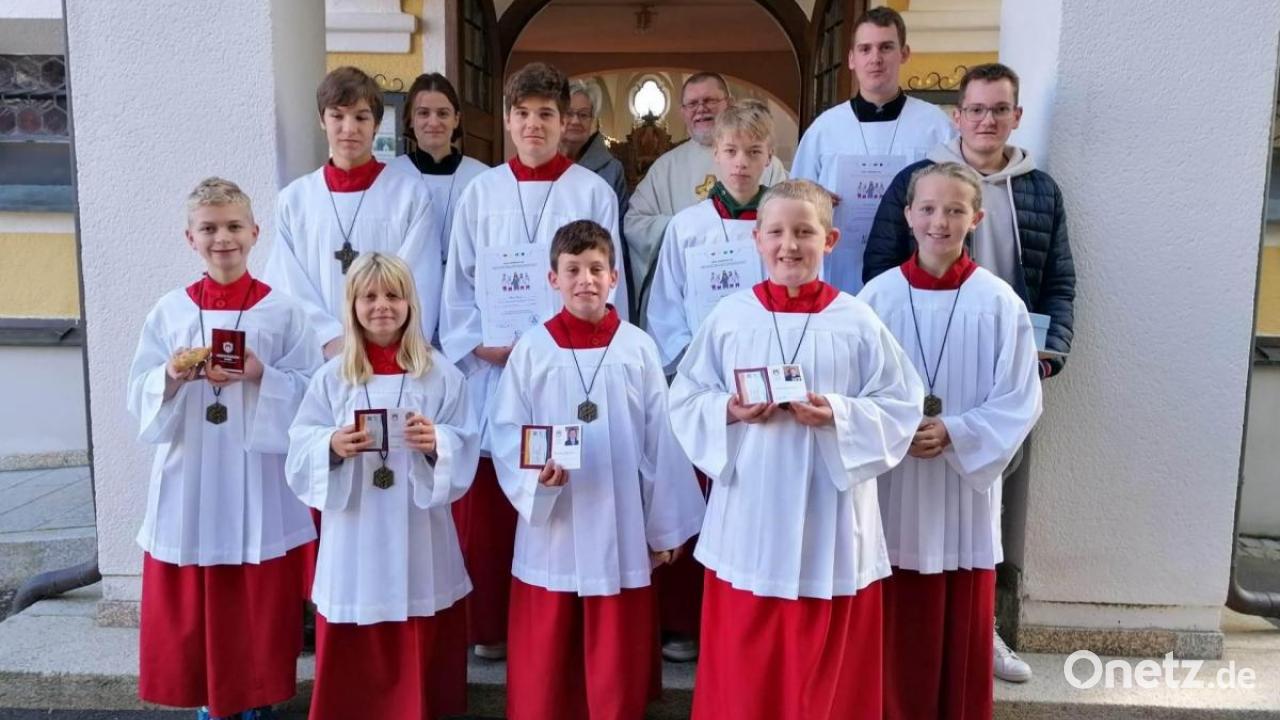Neue Ministranten in der Pfarrei Herz Jesu Pechbrunn | Onetz