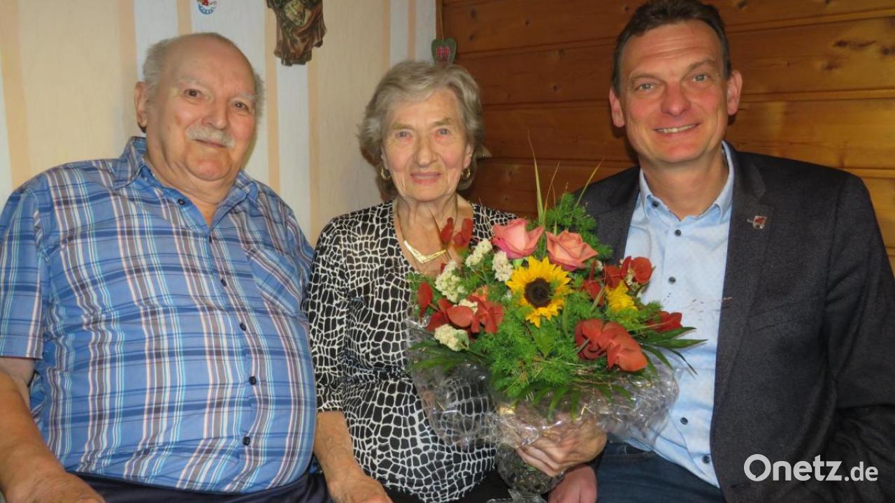 Lina Pöll feiert in Altenstadt den 85. Geburtstag | Onetz