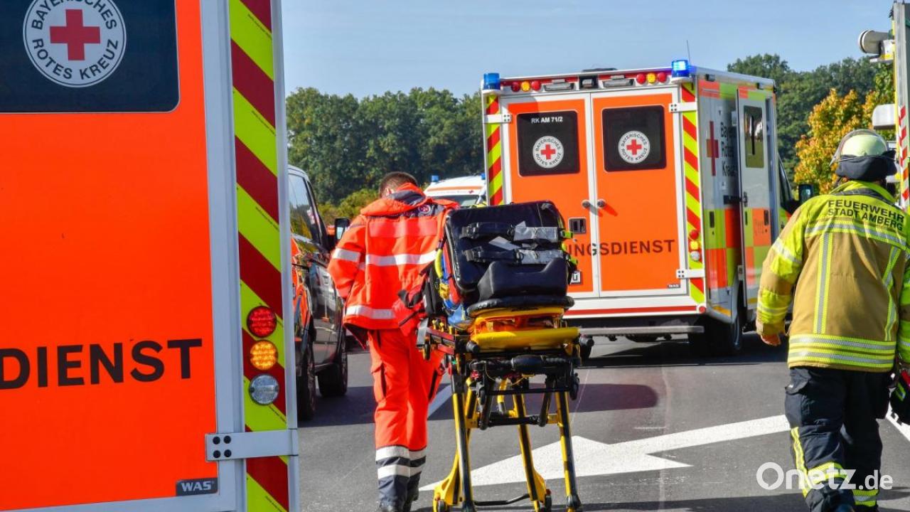 Fünf Verletzte nach Frontalzusammenstoß auf der B85 bei Amberg | Onetz
