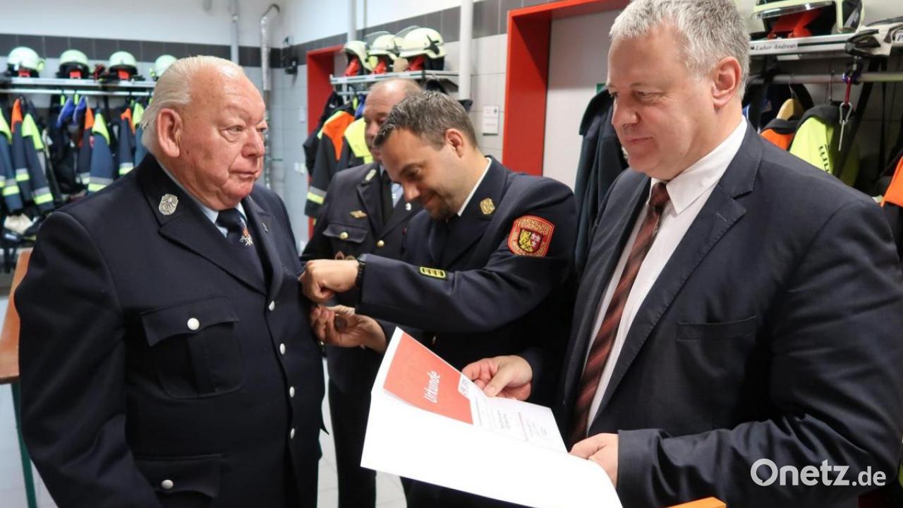 Bayerische Ehrenmedaille für Freihunger Feuerwehr-Ehrenvorsitzenden ...