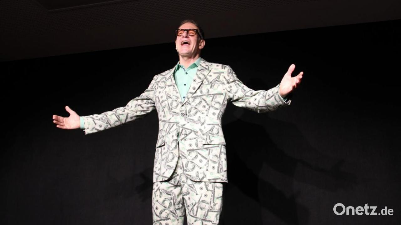Kabarettist Chin Meyer sorgt für viele Lacher bei der Futura Windischeschenbach | Onetz