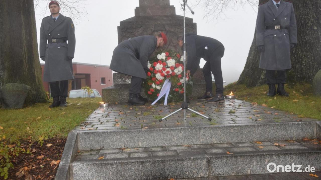Drei Gedenkfeiern zum Volkstrauertag in Windischeschenbach | Onetz