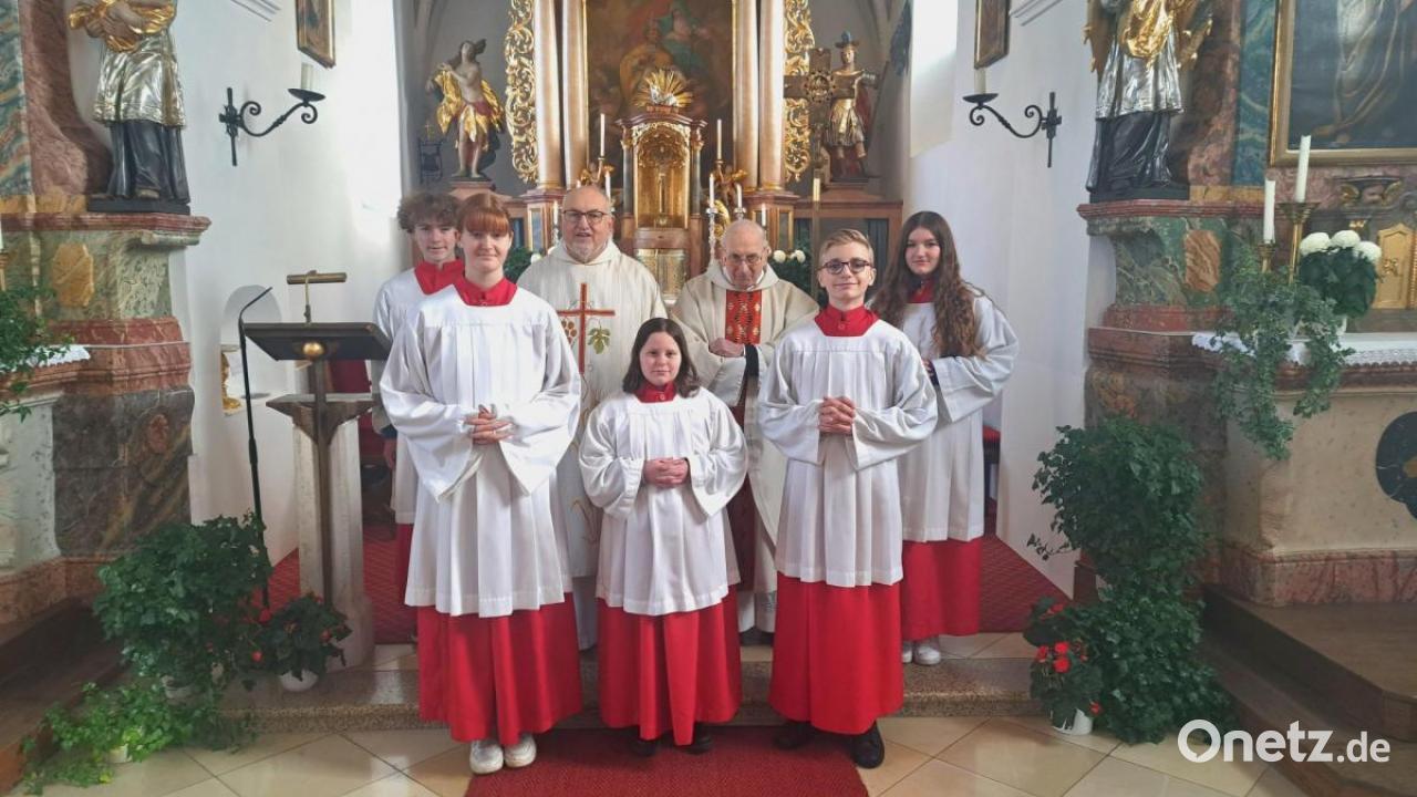 Eine neue Ministrantin in der Pfarrei Münchenreuth | Onetz