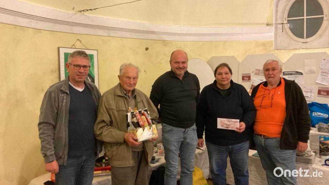 Bayreutherin gewinnt Preisschafkopf der Kolpingsfamilie Kemnath | Onetz