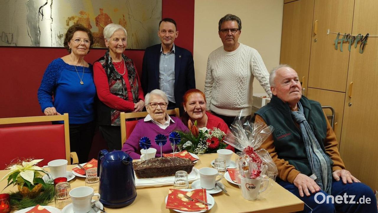 Gregoria Garcia Alonso feiert 100. Geburtstag im Seniorenheim in Weiden | Onetz