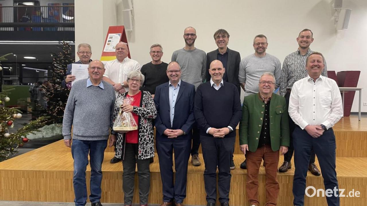 Holger Höcht weiter Vorsitzender des Fördervereins der EDV-Schulen ...