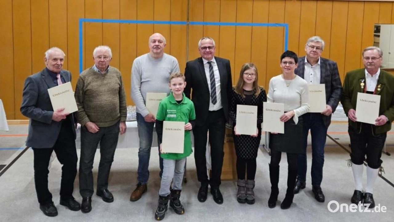 Gemeinde Pullenreuth zeichnet Bürger aus | Onetz