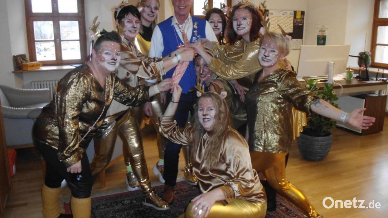 Hirschauer "Hirschis" kappen Krawatte des Bürgermeisters | Onetz