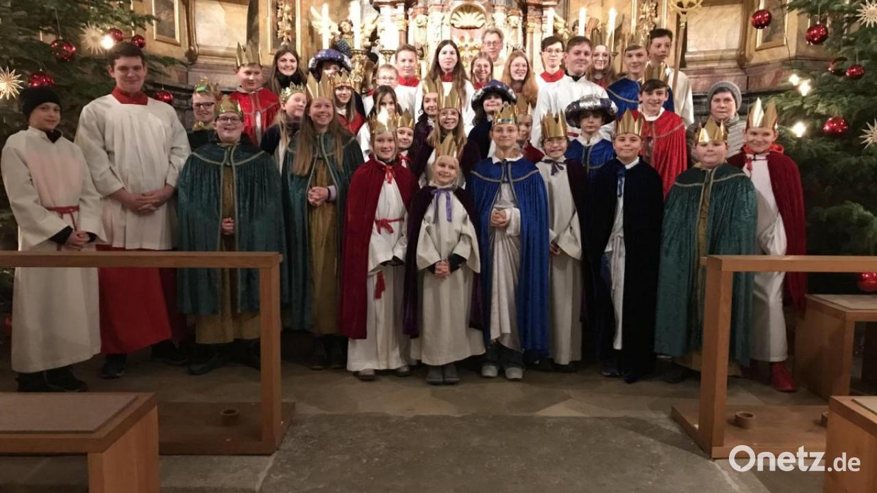 Fast 40 Sternsinger bringen in Hahnbach Segen in die Häuser | Onetz
