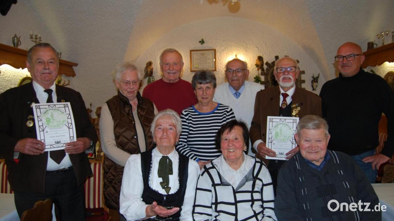 Neuwahlen und Ehrungen bei der Eghalanda Gmoi | Onetz