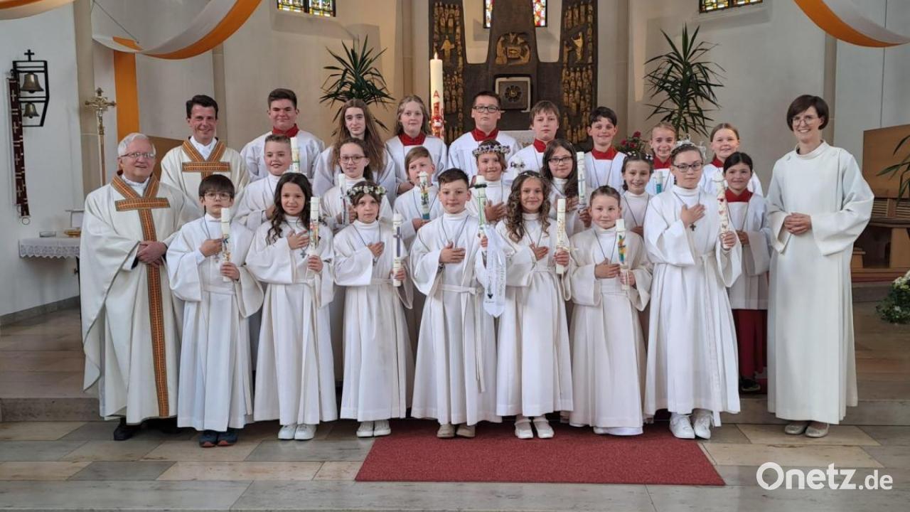 13 Kinder feiern Erstkommunion in Mantel | Onetz