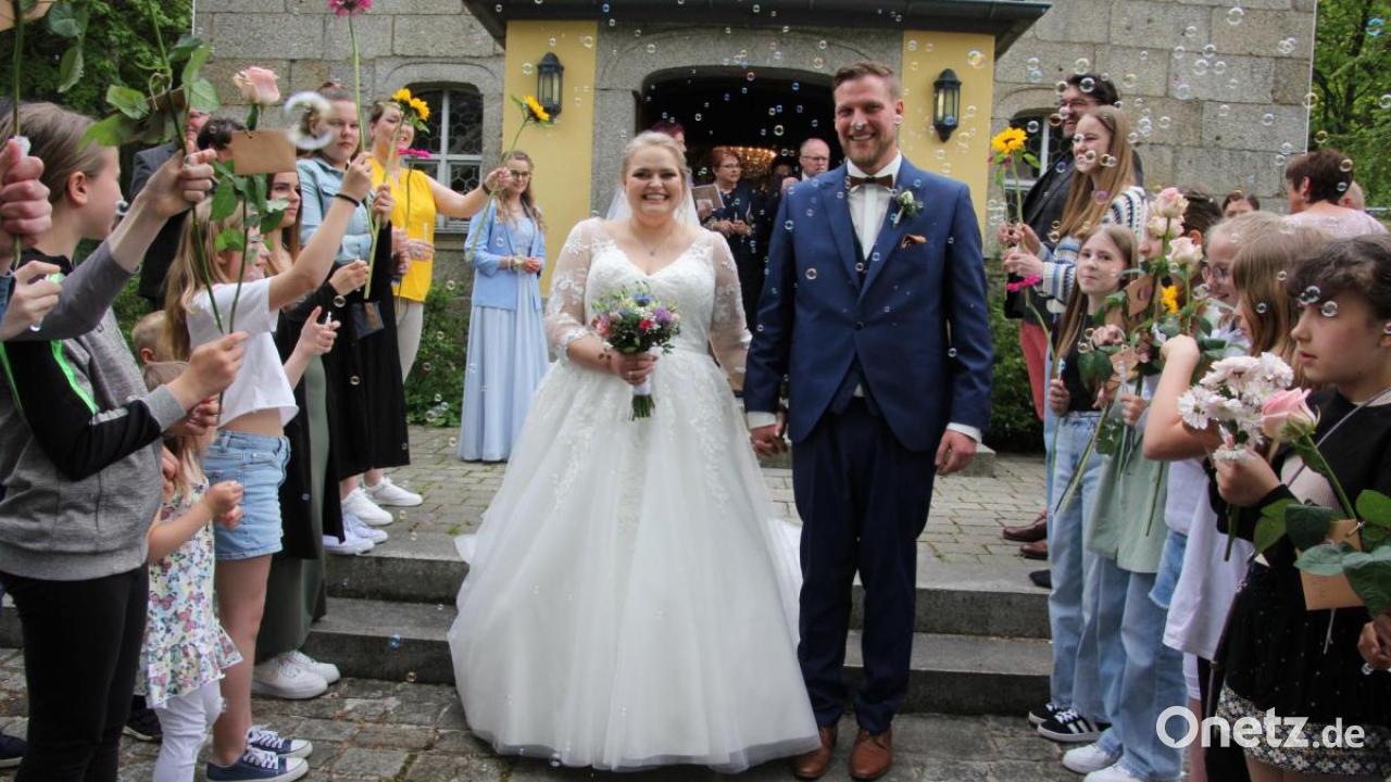 Daniela und Marco Zahn heirateten in der Bärnauer Steinbergkirche | Onetz