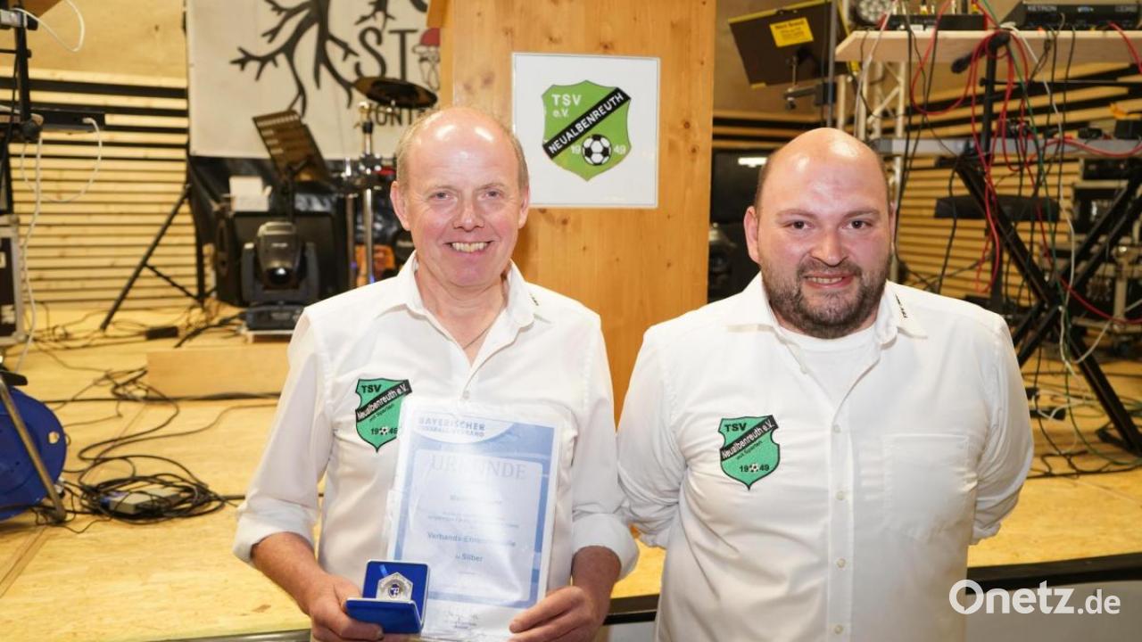 Ehrenmedaille für Manfred Bauer vom TSV Neualbenreuth | Onetz
